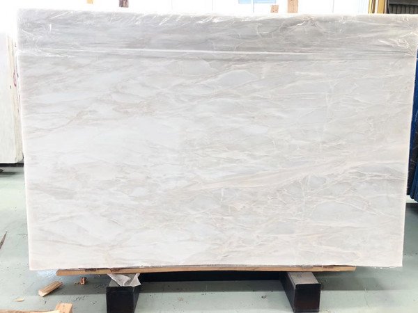 Mystery White Marble Countertops Slabs Tiles Price | Eonyx